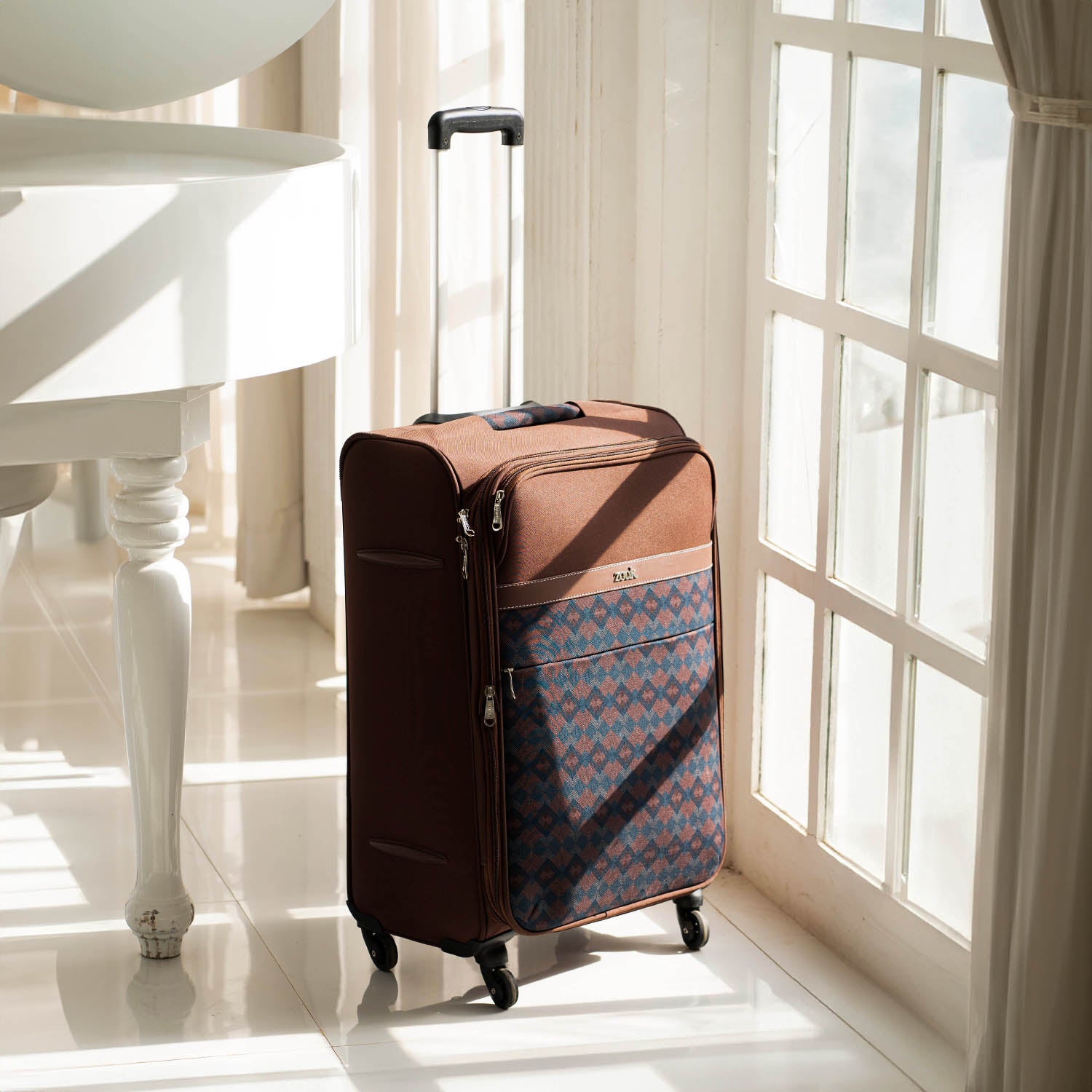 Buy Periyar Waves Avasa Trolley Bag Online in India for Men & Women at Zouk